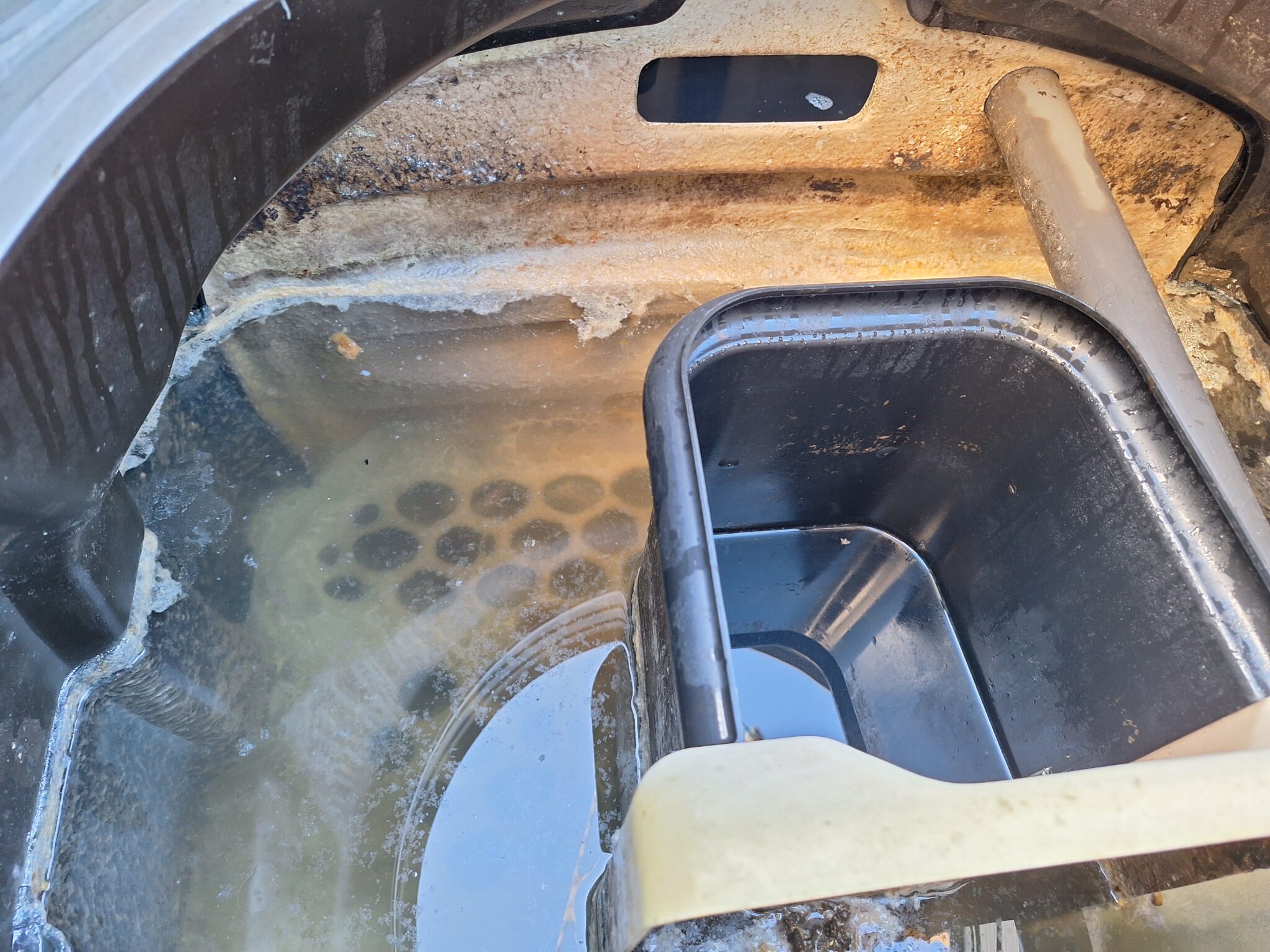 ハウステック 浄化槽 KRS-5A型 | 初心者のための浄化槽管理士 実践ガイド | 浄化槽ワークス